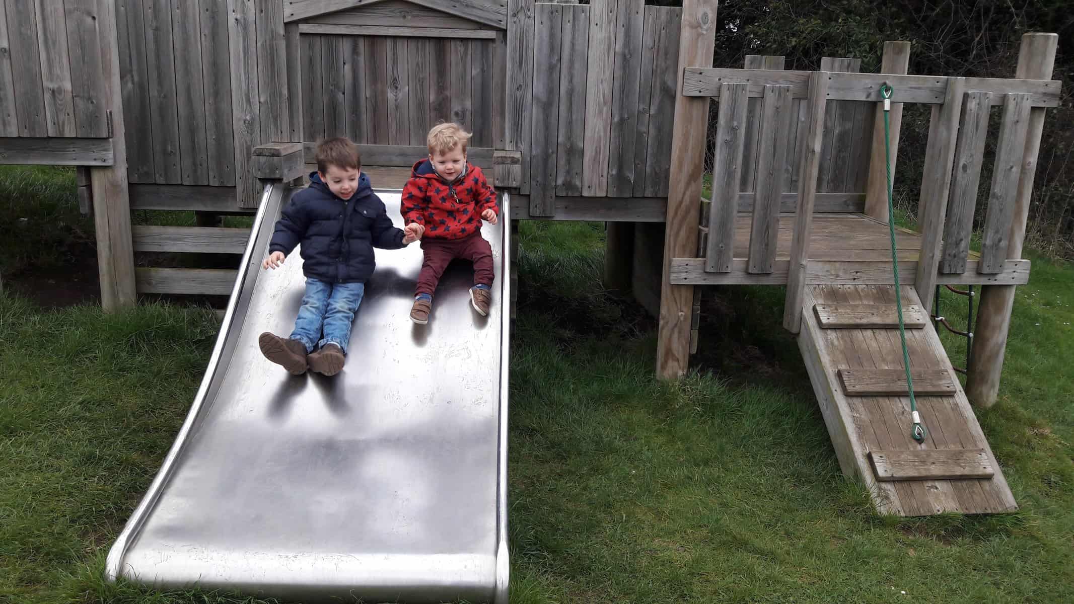 Middle Barton Playground, Middle Barton, Oxfordshire - freeparks.co.uk