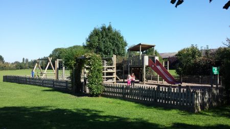 *OLD* Crowmarsh Gifford Recreation Ground Play Area, Crowmarsh Gifford ...