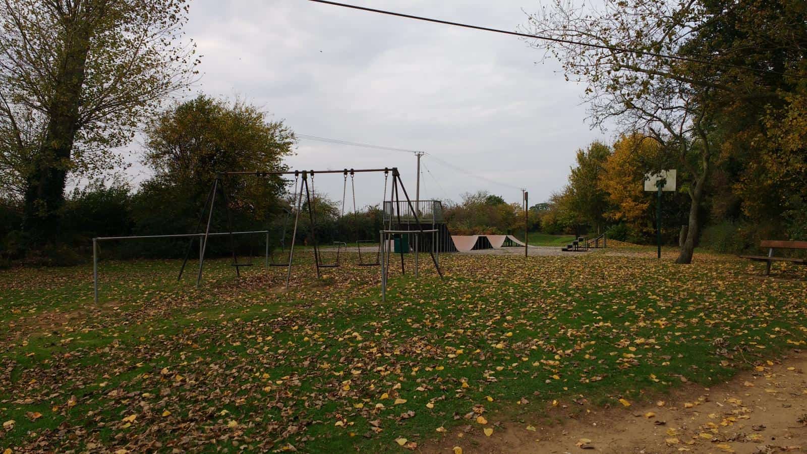 Stoke Holy Cross play area, Stoke Holy Cross, Norfolk - freeparks.co.uk