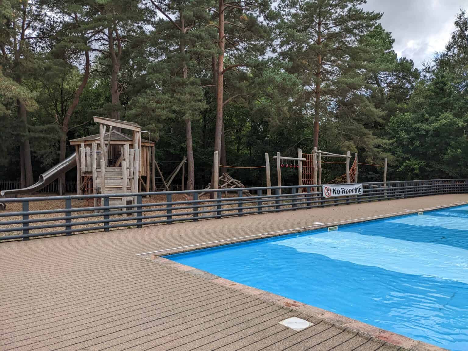 California Country Park Play Park and Pool, Finchampstead, Berkshire ...